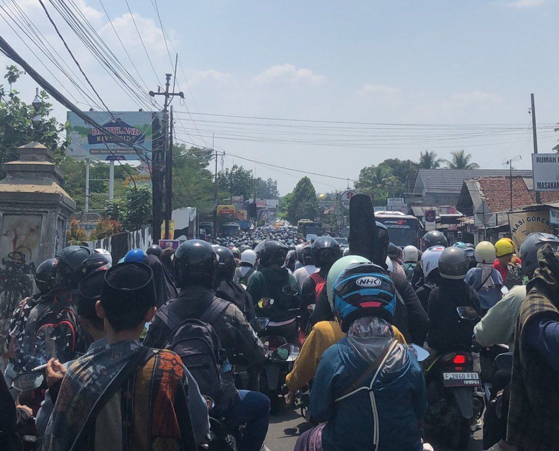 Ternyata Ini Penyebab Kemacetan Luar Biasa yang Terjadi di Jalan Raya Puncak - Warta Bogor